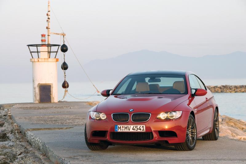 BMW E92 3 Series Coupe M3 Specs, Performance, Comparisons