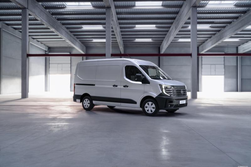 Nissan Interstar L2H2 2025 DoubleCab 3.5t dCi 150 Specs, Performance ...